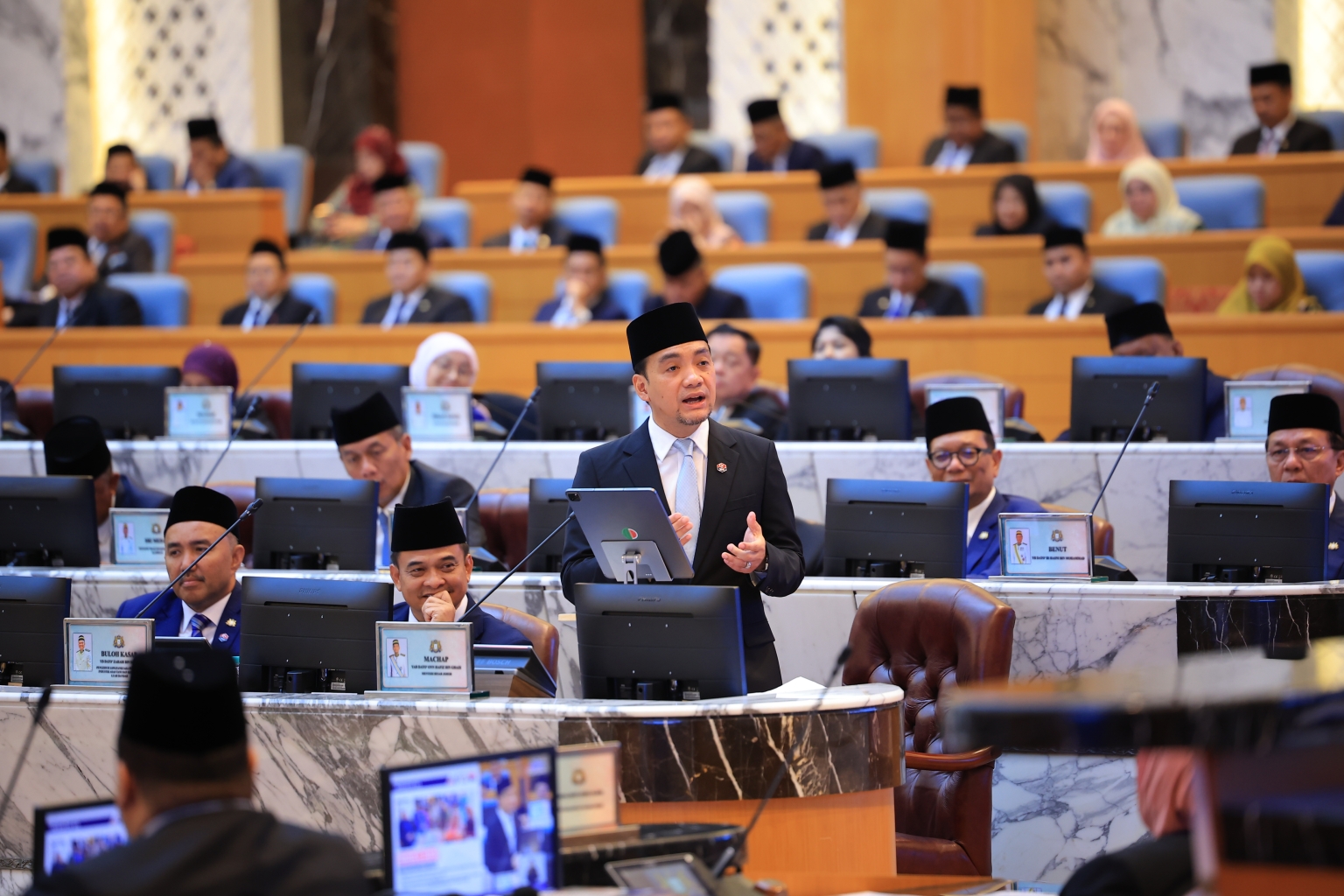 JOHOR BENTANG BELANJAWAN BERJUMLAH RM2.5 BILION, CATAT LEBIHAN RM4.45 ...